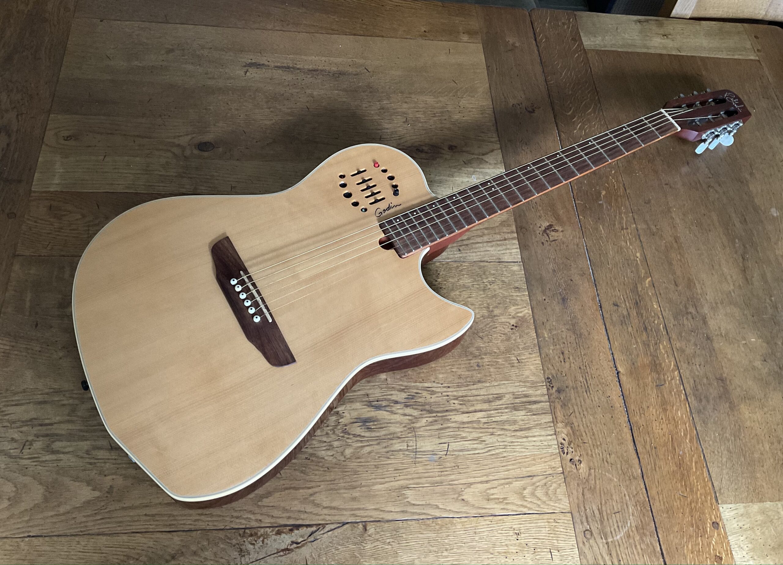 معرفی گیتار Godin Multiac Nylon SA - ناصر نایب